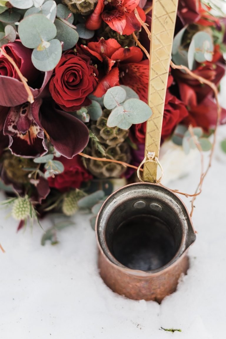 Alpine Snowy Engagement at the Vermion Mountains – Ellwed