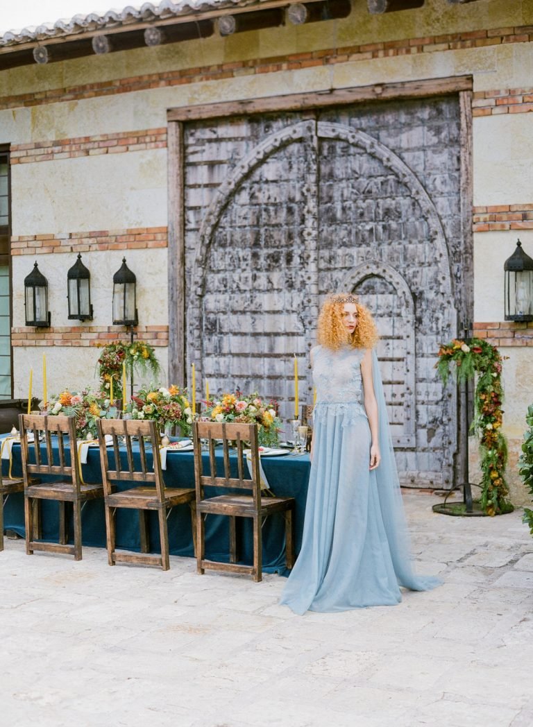 CLASSIC BLUE ROYAL WEDDING INSPIRATION – Ellwed