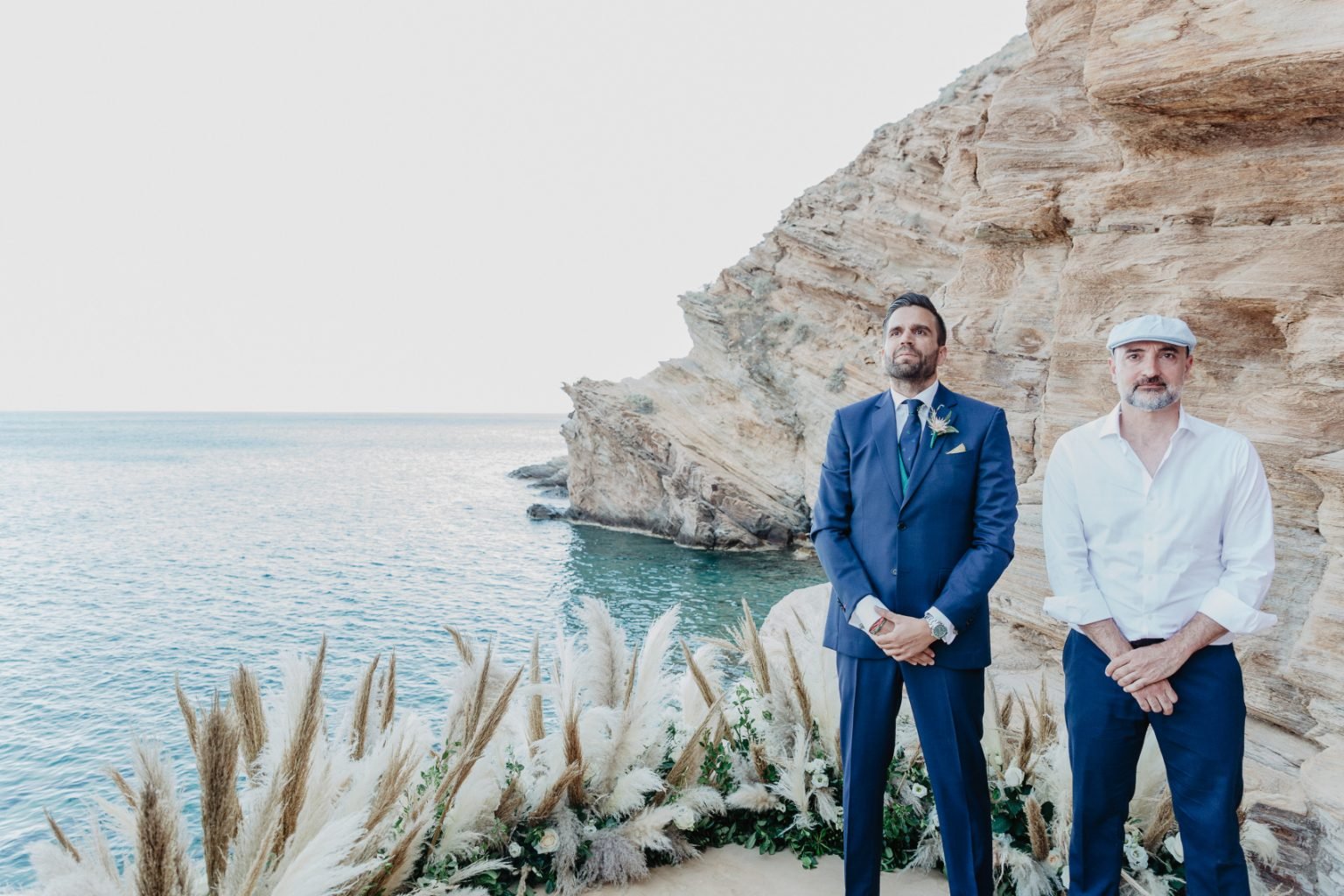 Get Inspired By This Wedding Ceremony On The Rocks – Ellwed