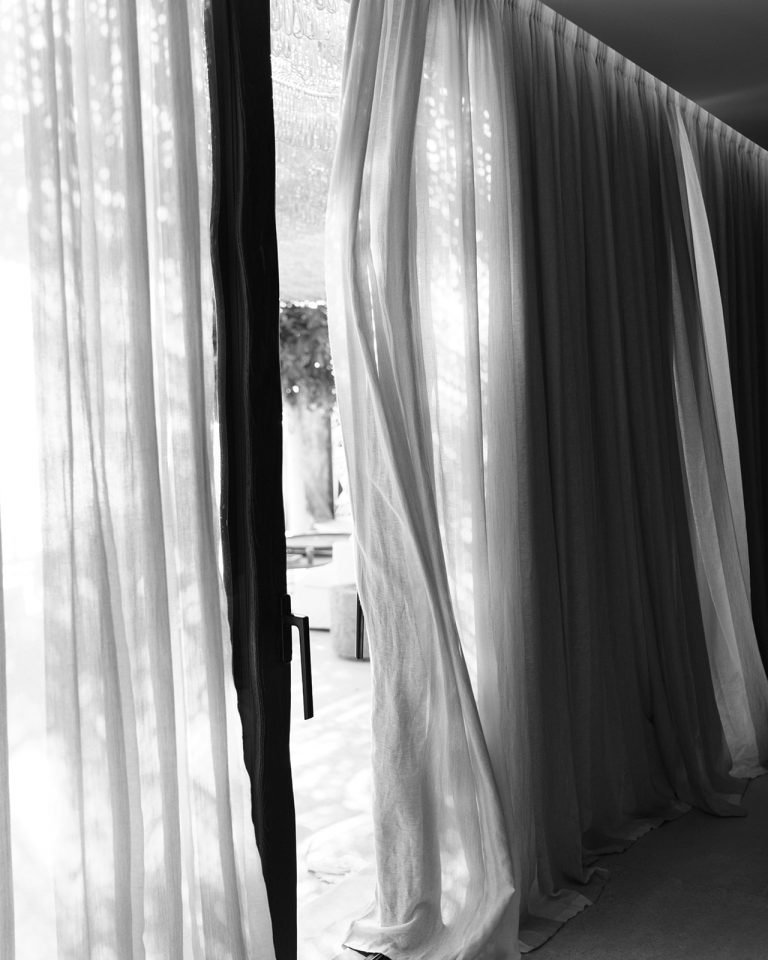 Discover Panoptis Escape, the New Venue of the Myconian Collection – Ellwed