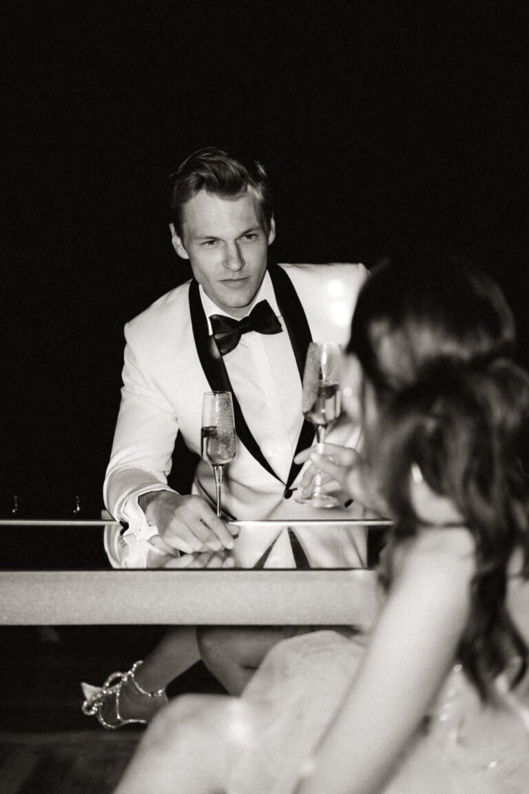 4 Cocktail Hour Ideas To Wow Your Wedding Guests – Ellwed
